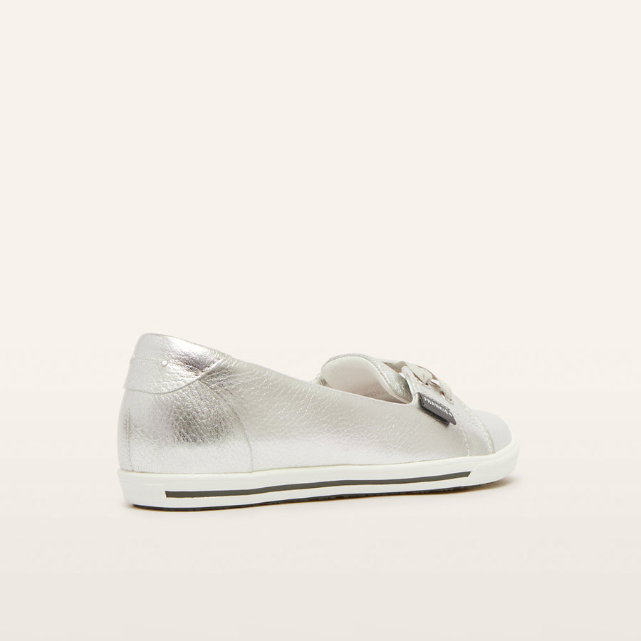 Hannah III Silver Tumbled Women's Casual Flat | FRANKIE4